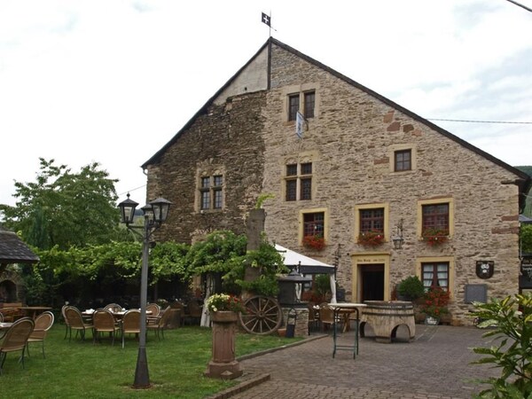 Tweepersoonskamer Burggarten - Oud Kasteel Longuich - Pension - Trier