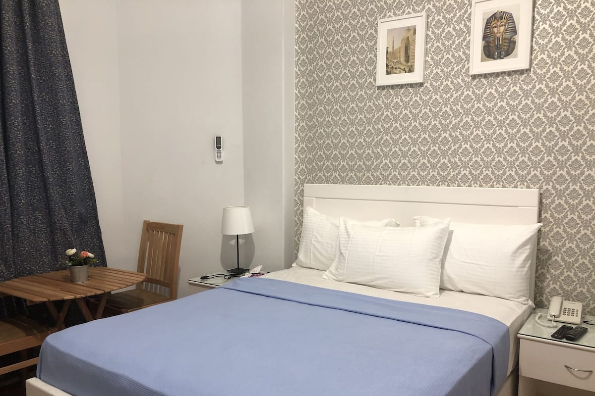 Wi-fi grátis, roupa de cama fornecida 