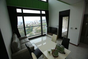 Quarto Familiar (Blue) | Sala | TV de ecrã plano