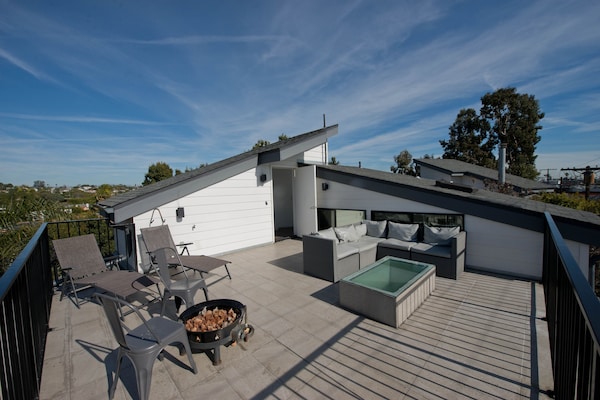Modern Loft Rooftop Deck Venice Beach Studio Bedroom Apts By Redawning - Culver City, CA