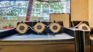 Área de estar no saguão