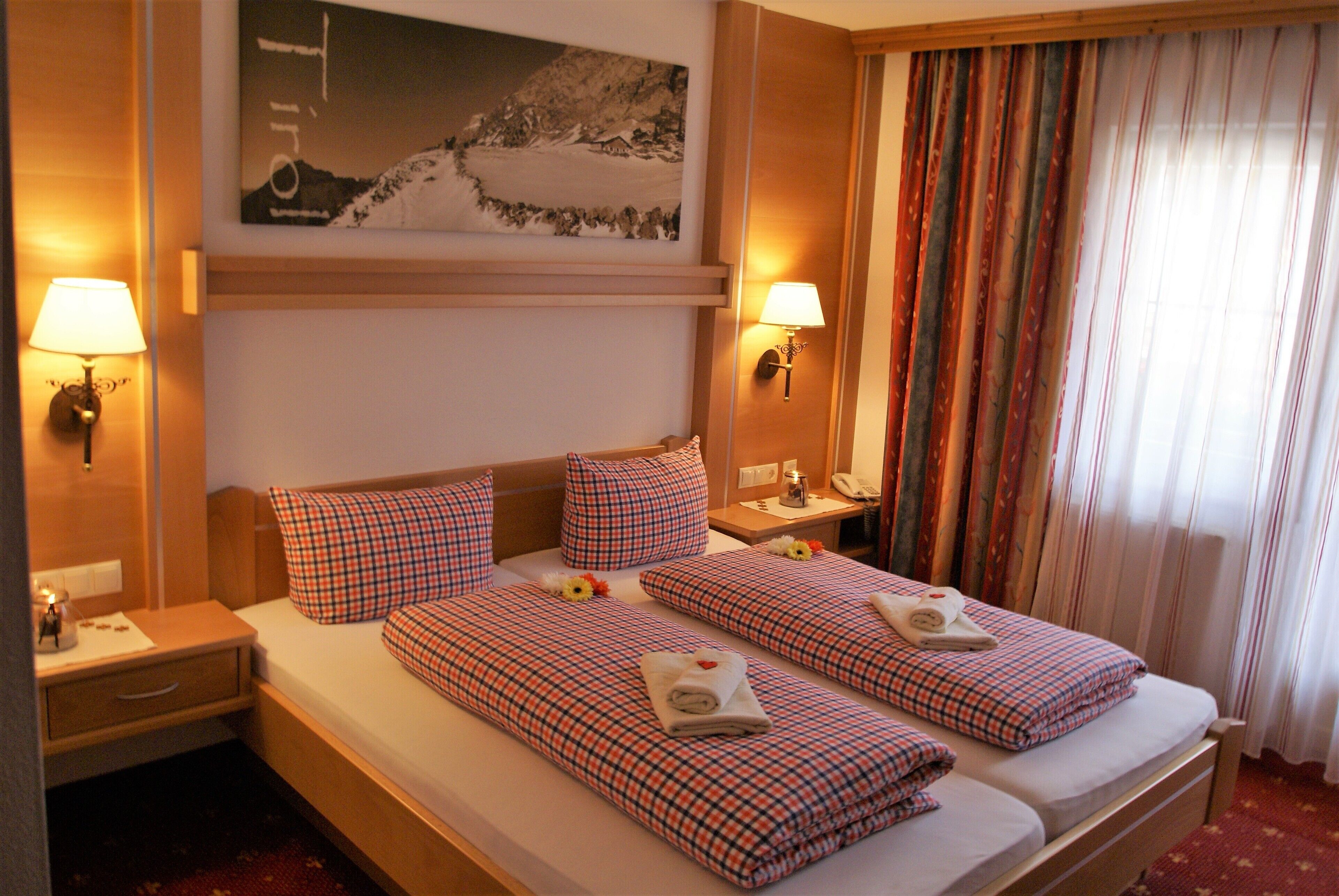 Quarto Duplo | Roupa hipoalergénica, com decoração personalizada 