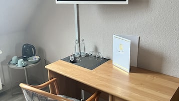 Secretária, Wi-fi grátis, roupa de cama fornecida
