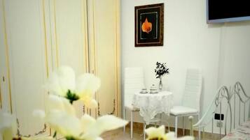 Camas desdobráveis, Wi-fi grátis, roupa de cama fornecida