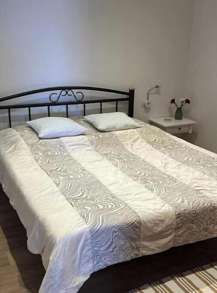 Beautiful Holiday Home In A Very Quiet Location Of Vis - Vis