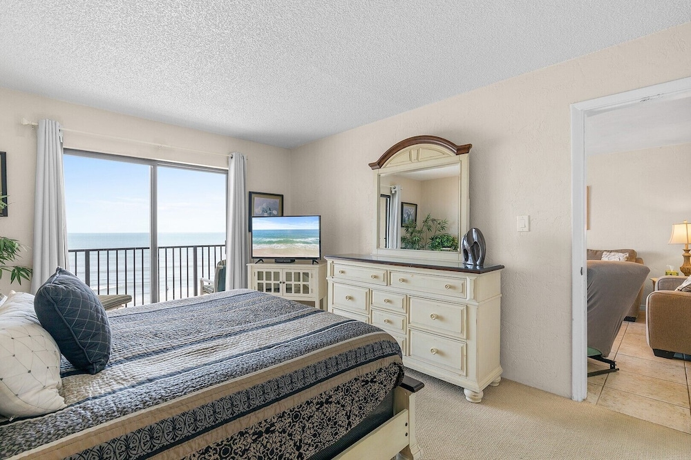 515- 2/2 Oceanfront 5th Floor - New Smyrna Beach, FL
