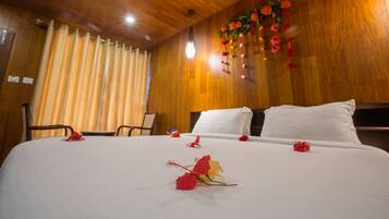 Suite-Estúdio Presidencial | Secretária, roupa de cama fornecida