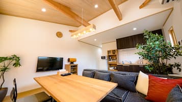 Vila, 2 quartos | Área de estar | TV de tela plana