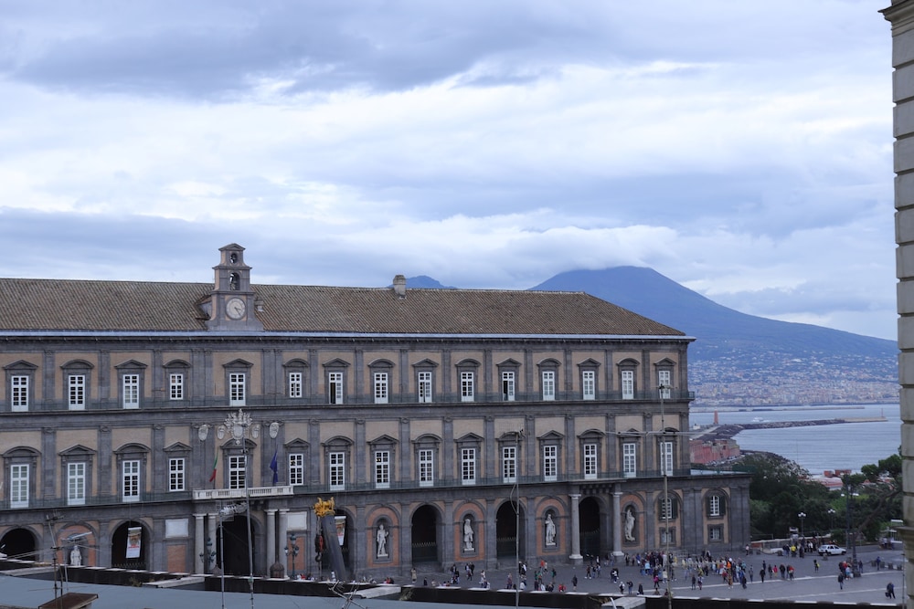 Mecla Suites - Napoli