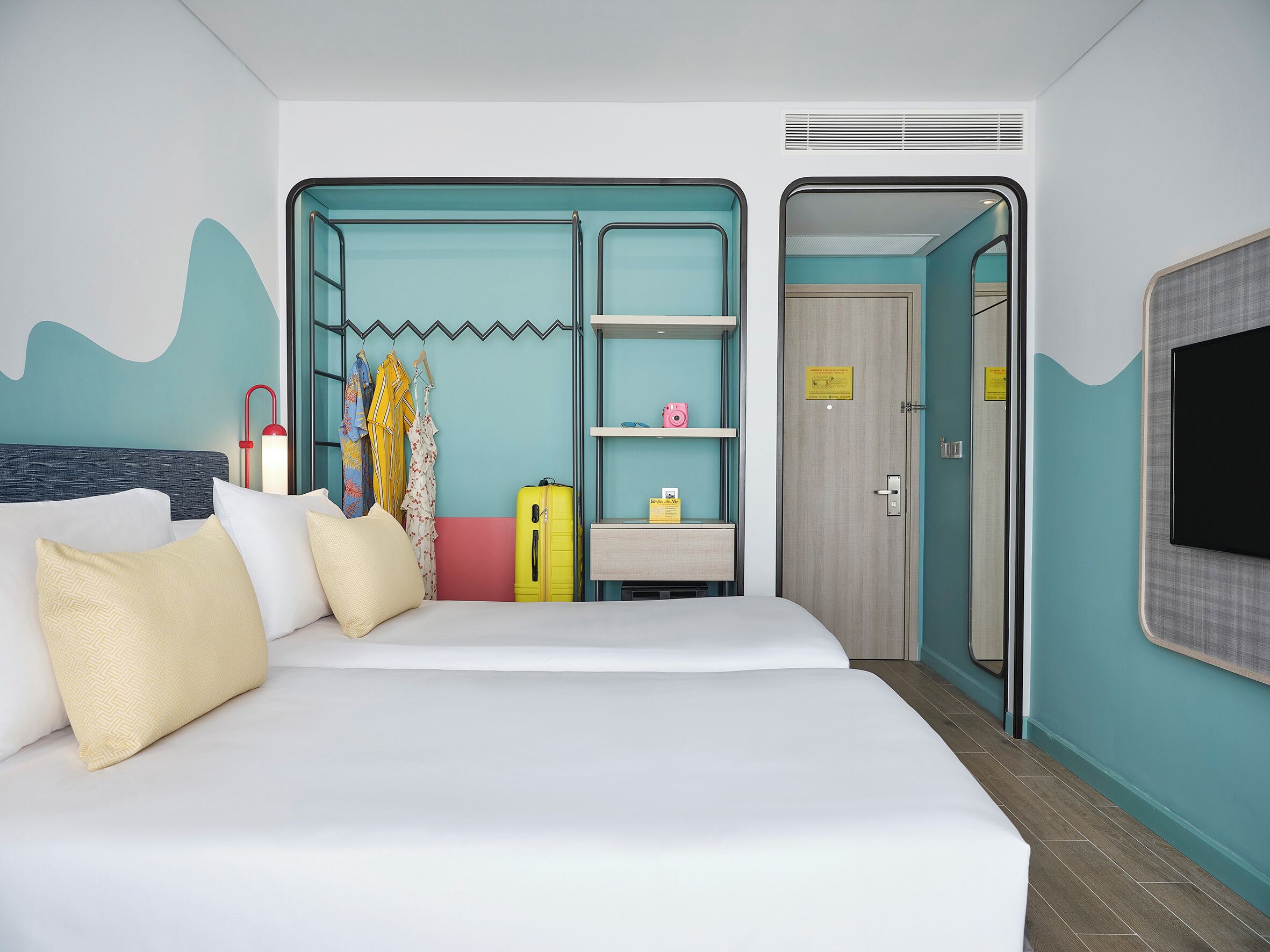 Roupa de alta qualidade, minibar, cofre no quarto, secretária 