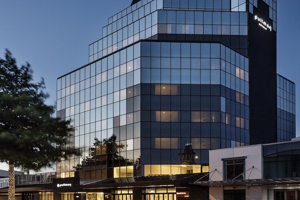 Fachada do alojamento (tarde/noite)