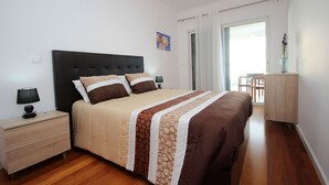 Apartamento, 3 quartos, terraço, vista para o oceano