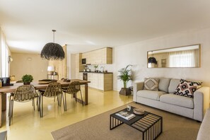 Apartamento, 2 quartos, terraço (1) | Sala de estar | Brinquedos 