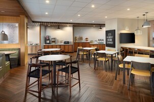 Café da manhã continental grátis todos os dias