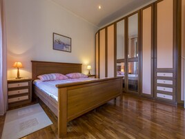 1 quarto, ferros/tábuas de passar roupa, Wi-Fi de cortesia