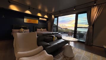 Quarto de Luxo, vista para o oceano | Minibar, cofre no quarto, cortinas/cortinados opacos