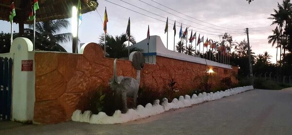 Salama Bling Beach Resort - Mombasa