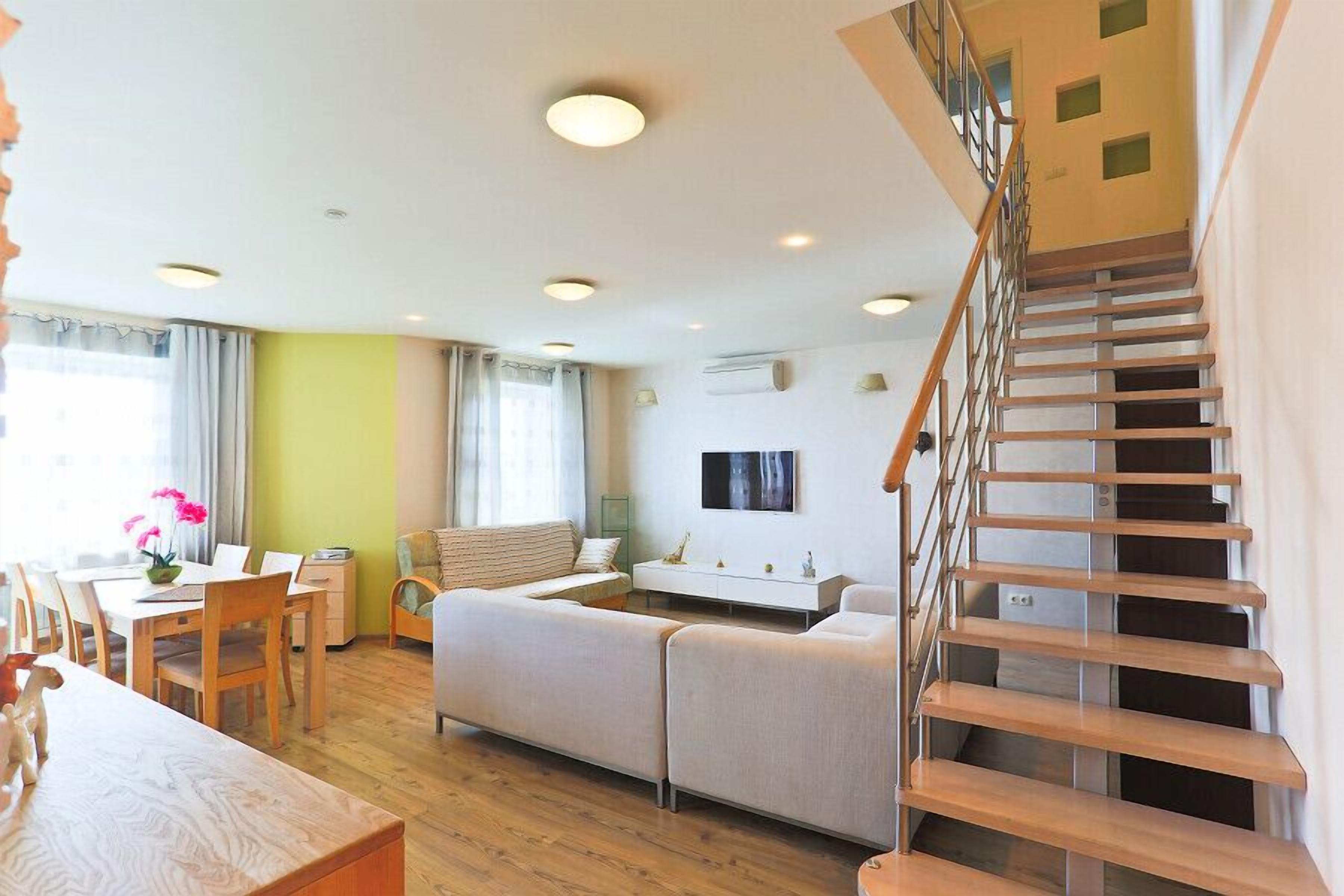 Apartamento (Duplex) | Ferros/tábuas de passar roupa, berços (sobretaxa), Wi-Fi de cortesia