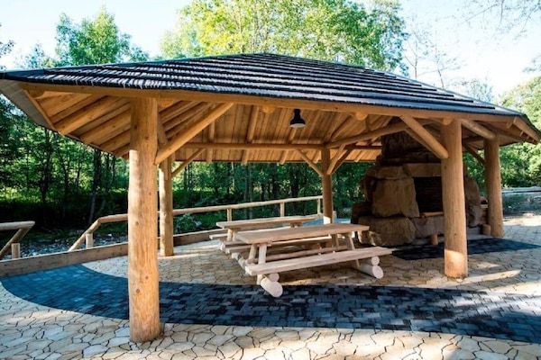 Área para churrascos e piqueniques