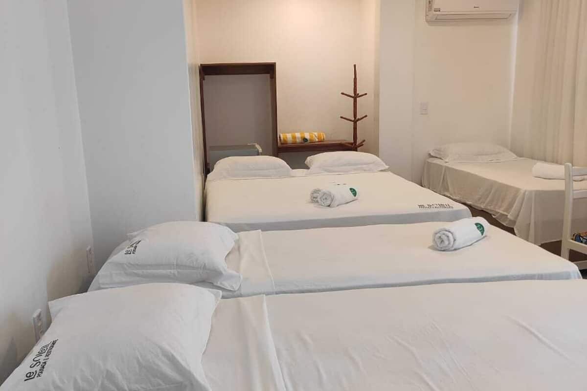 Quarto Familiar | Minibar, Wi-fi grátis, roupa de cama fornecida