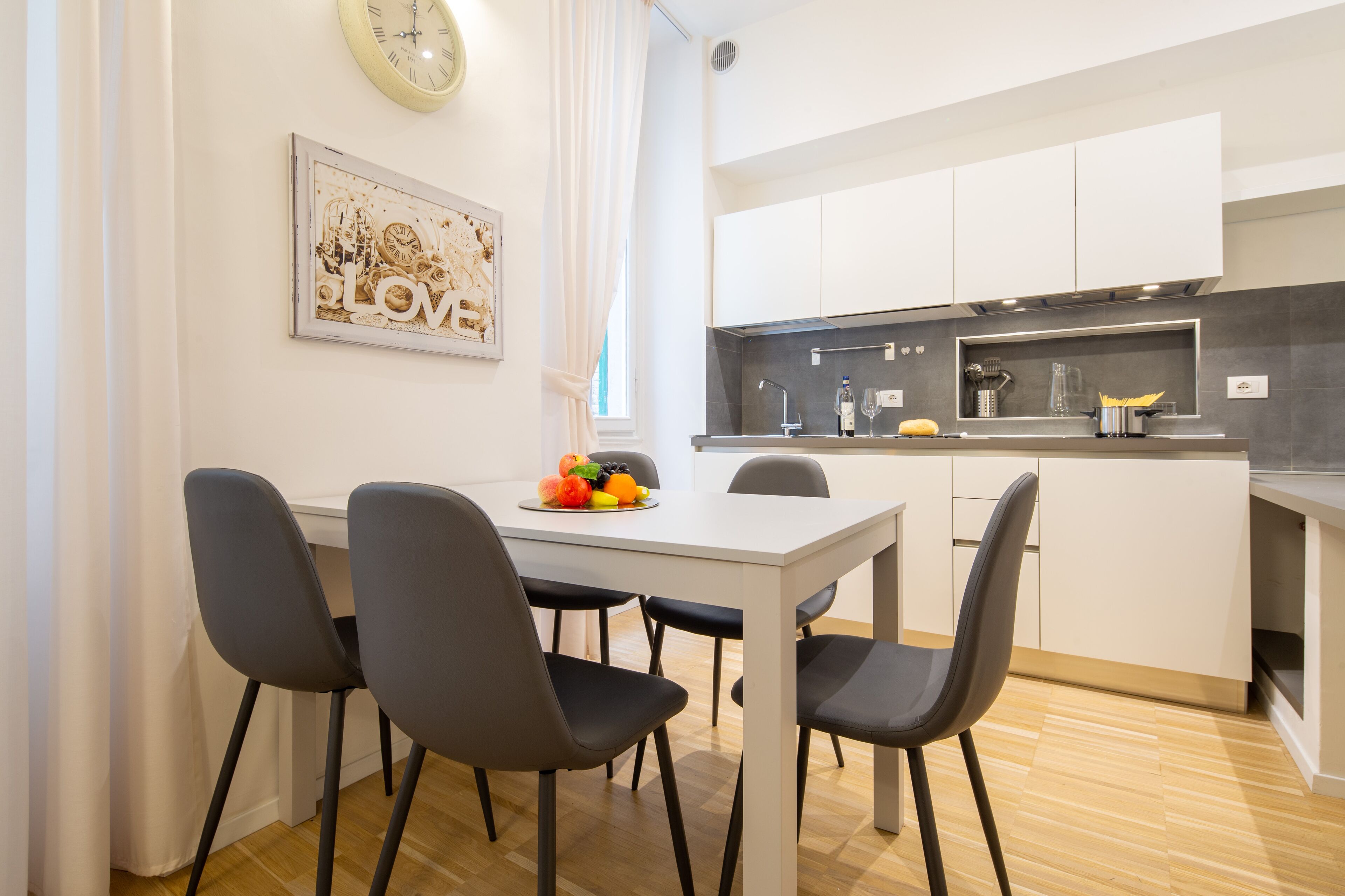 Apartamento conforto | Opções para refeição no quarto