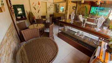 Pequeno-almoço tipo buffet diário incluído