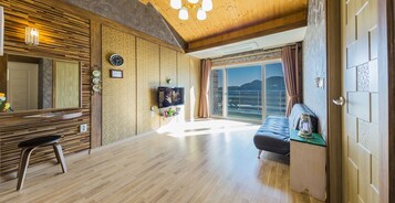 Casa Comfort (Deungdae) | Sala de estar | Televisor LCD 