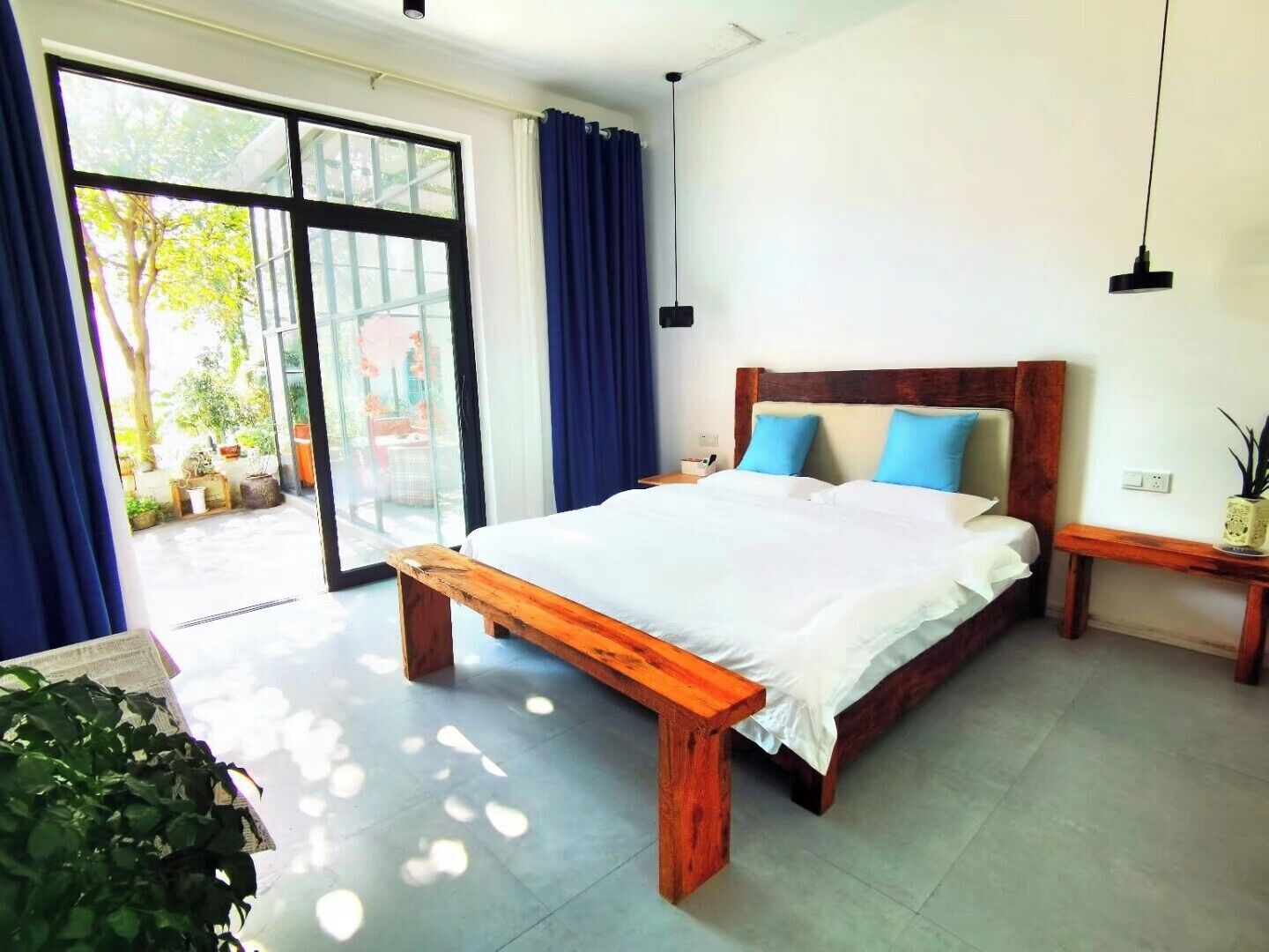 Quarto com design assinado | Roupas de cama premium, edredons de pluma, individualmente decorados