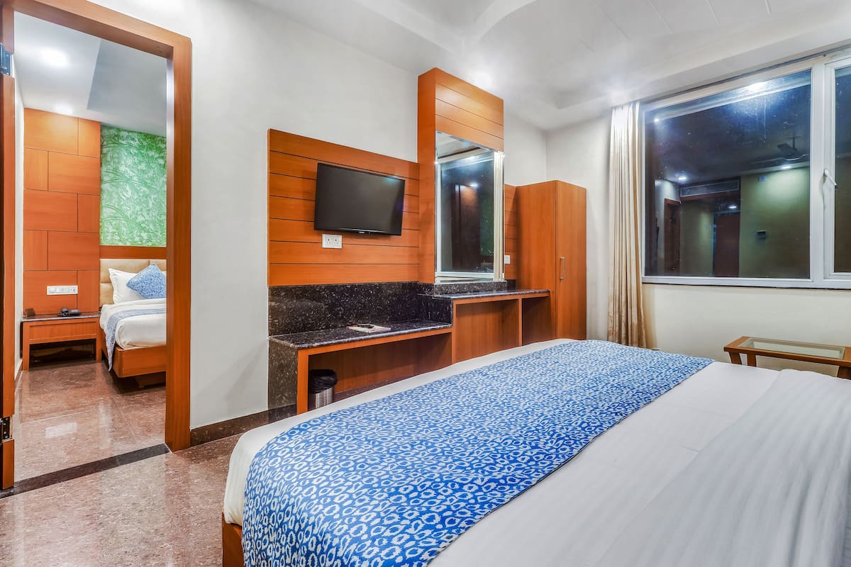 Quarto duplo família, 2 quartos, acessível, para não fumantes | Cofres nos quartos, escrivaninha, espaço de trabalho para notebook
