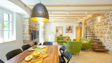 Villa (4 Bedrooms) | Sala | TV de ecrã plano