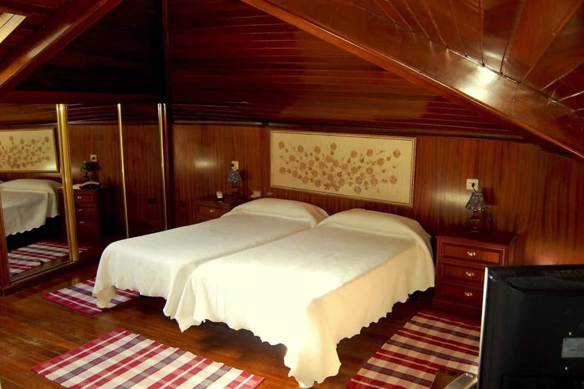 Quarto Quádruplo | Roupa de cama fornecida