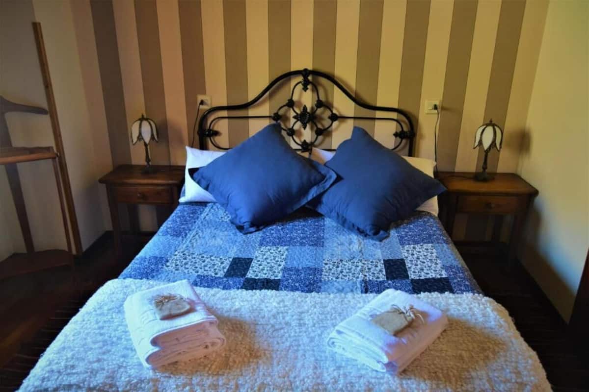 Quarto Duplo | Roupa de cama fornecida