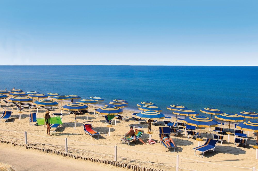 Happy Camp In Camping Baia Domizia - Caserte