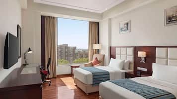 2 Twin Bed, Business Twin Room, Non-Smoking | Roupas de cama premium, frigobar, cofres nos quartos, escrivaninha