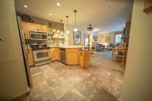 Condo, várias camas, vista para o pátio (Dakota Lodge 8477) | Fachada