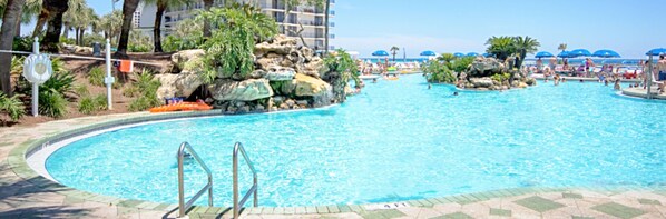 Apartamento em Condomínio Fechado, 2 quartos | Piscina | Piscina exterior 