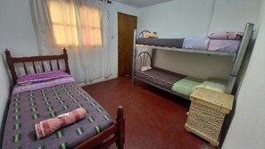 Com decoração personalizada, com mobília individualizada 