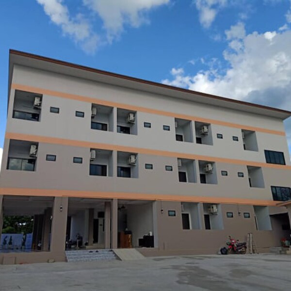 V2 Hotel - Nang Rong