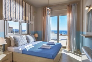 Apartamento Deluxe, 2 quartos, não fumadores, vista para o mar (Stella) | 2 quartos, roupa de alta qualidade, cofre no quarto
