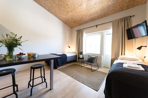 Quartos à prova de som, ferros/tábuas de passar roupa, Wi-Fi de cortesia