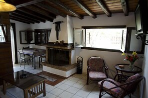 TV, mesa de pingue-pongue