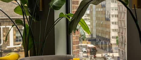 Café da manhã com buffet todos os dias mediante uma taxa