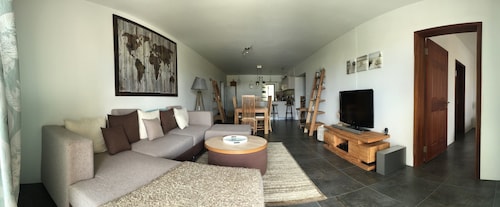 You Want Your Stay Cozy, Comfortable,safe Minutes From The Beach.this Is For You - Mauritius
