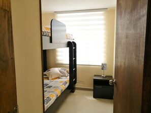 Apartamento standard | 2 quartos, cofres nos quartos, individualmente decorados