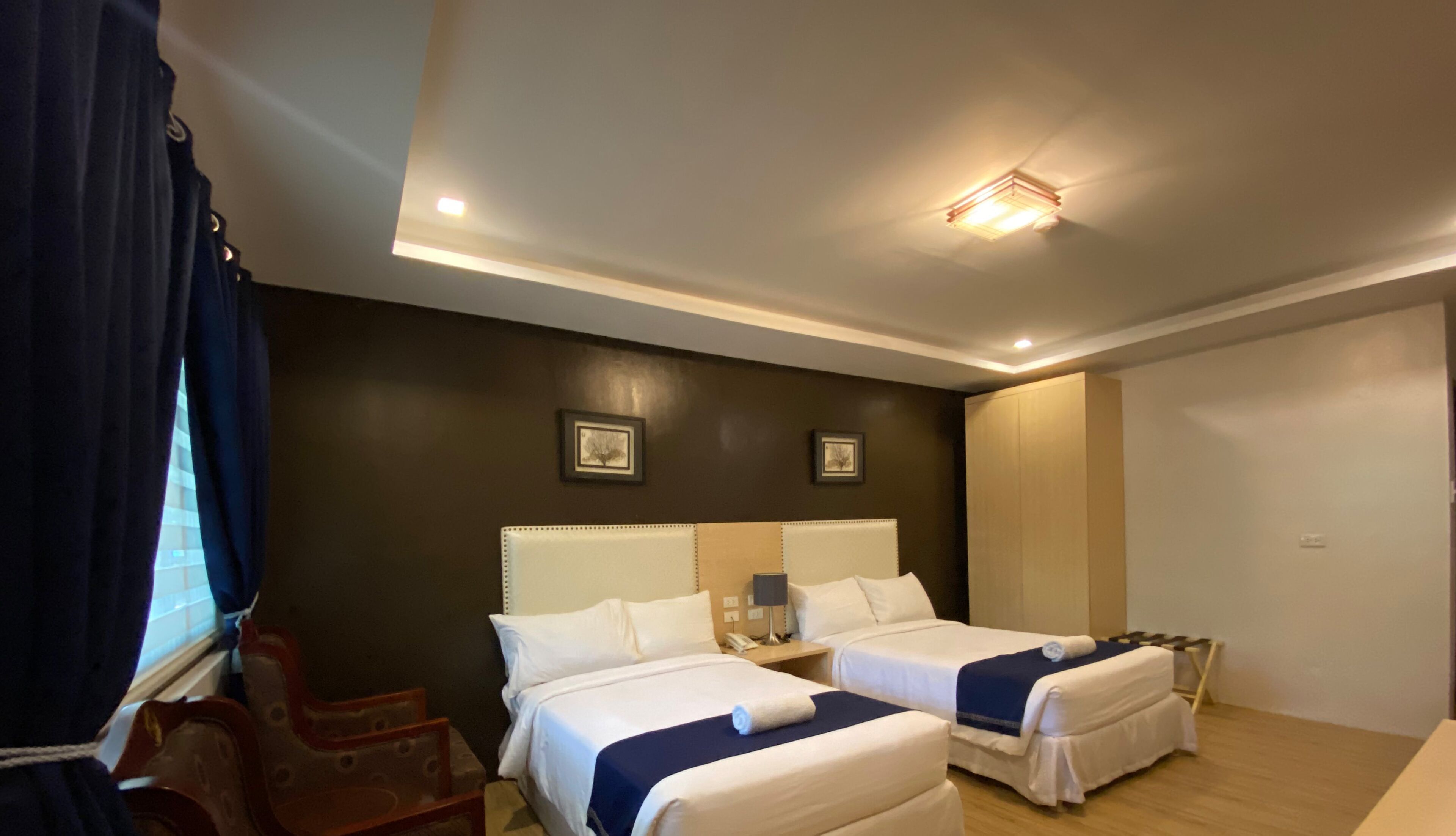 Cortinas/cortinados opacos, quartos insonorizados 