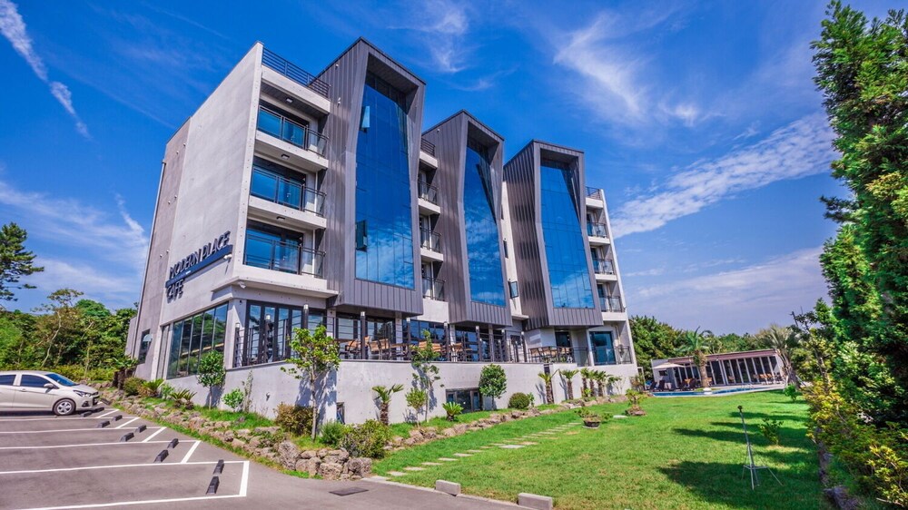 Modern Place Jeju - Jeju-si