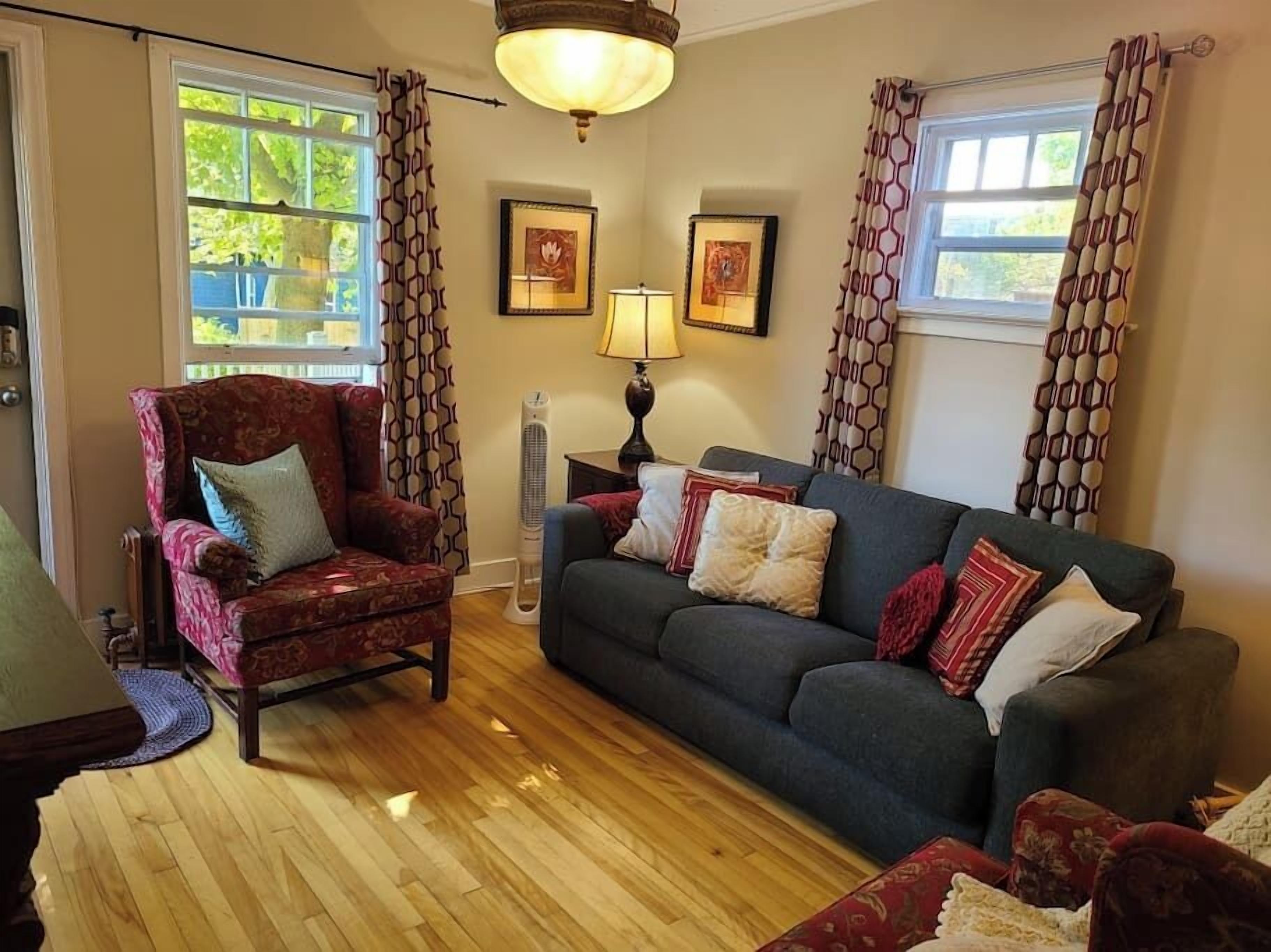 Nostalgic 1930's Oasis Boutique Style - Downtown - Nova Scotia