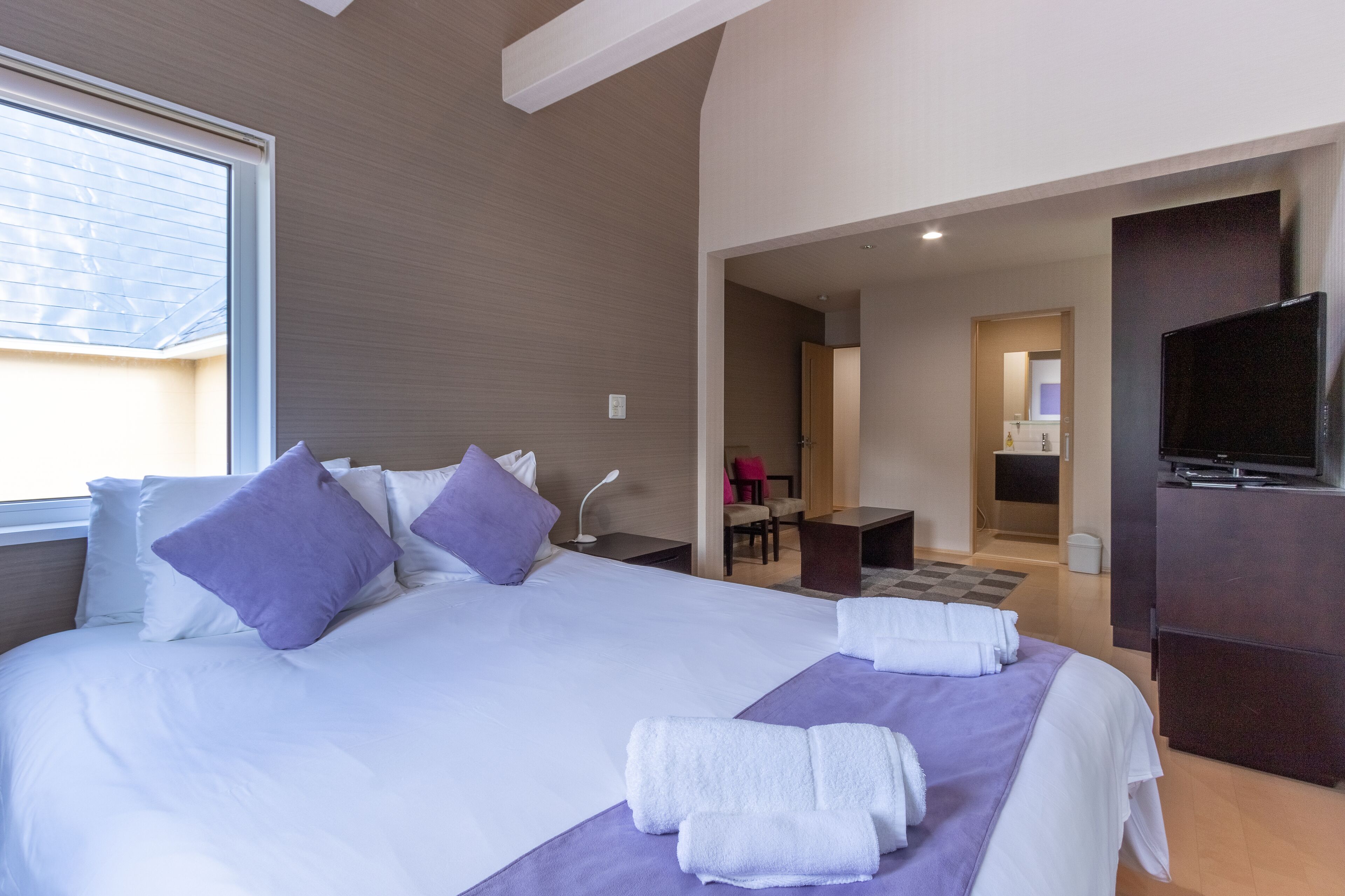 Ferros/tábuas de passar roupa, Wi-Fi de cortesia, roupa de cama