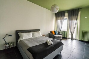 Minibar, com decoração personalizada, com mobília individualizada 