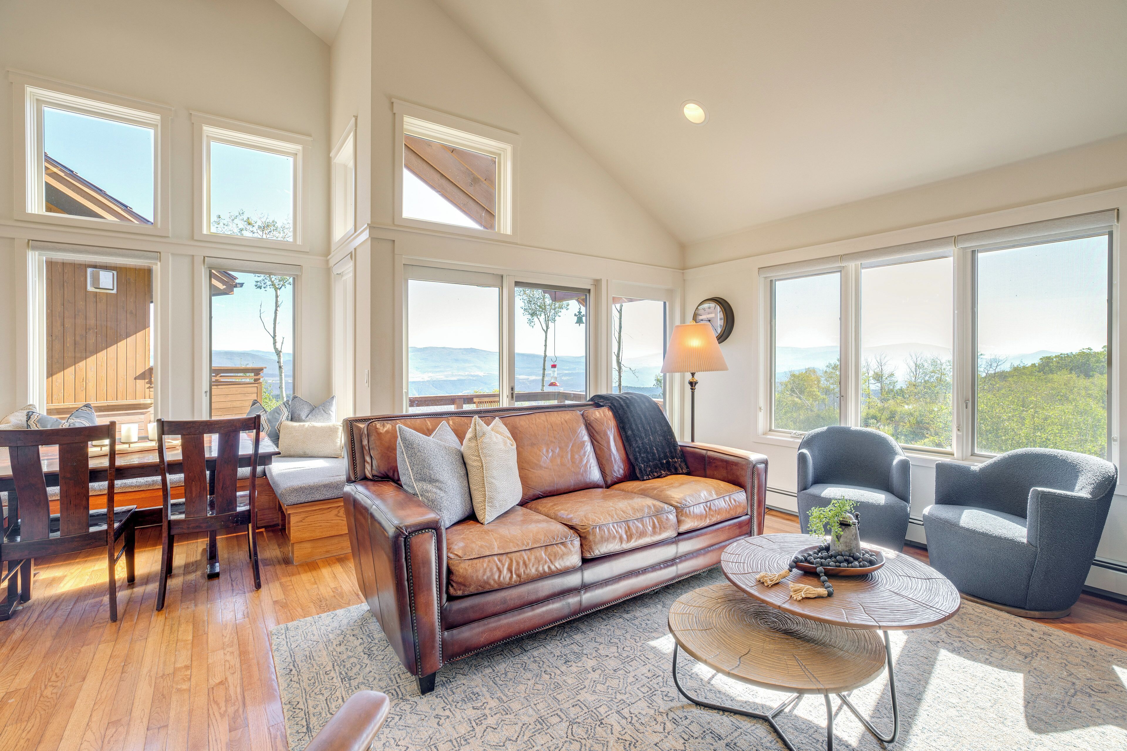 Luxury Modern Retreat: 40 Acres And Mountain Views - Carbondale, CO